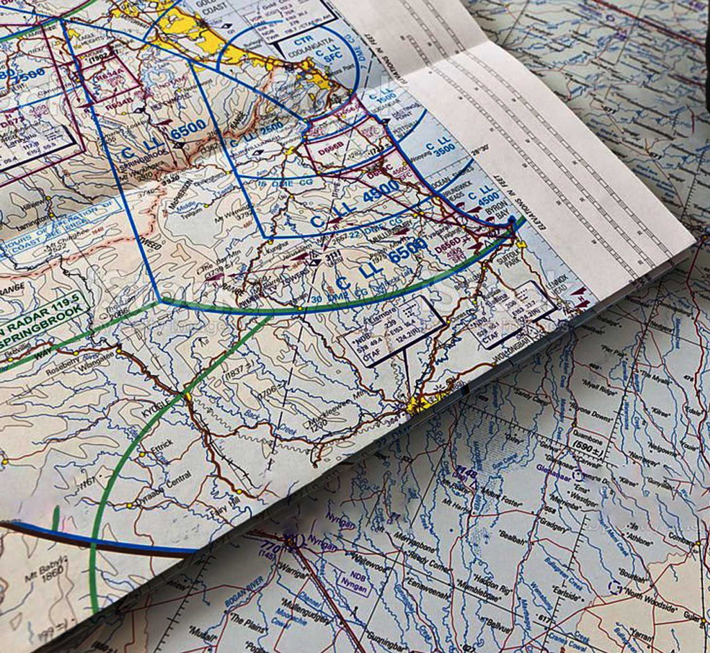 How to read an aeronautical navigation chart?